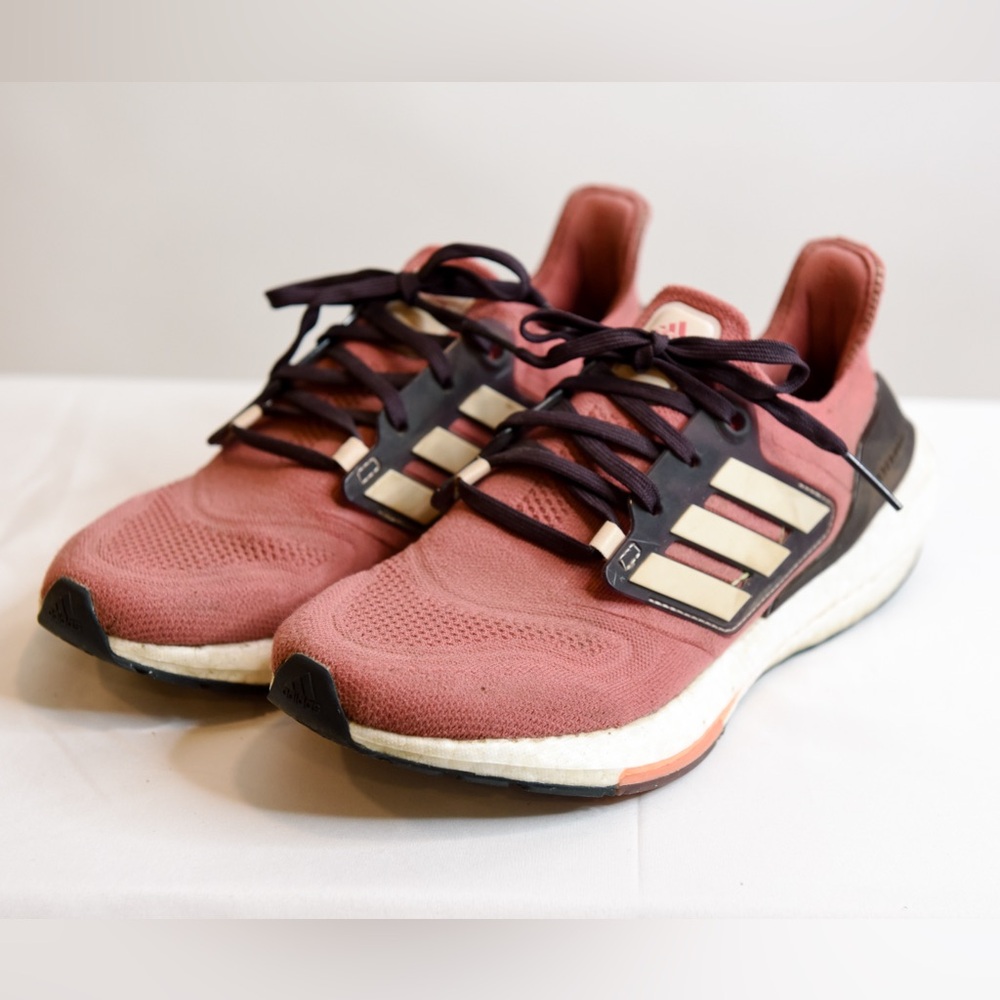 Adidas Ultraboost 22 Running Shoe Women’s Size 8 - Gem